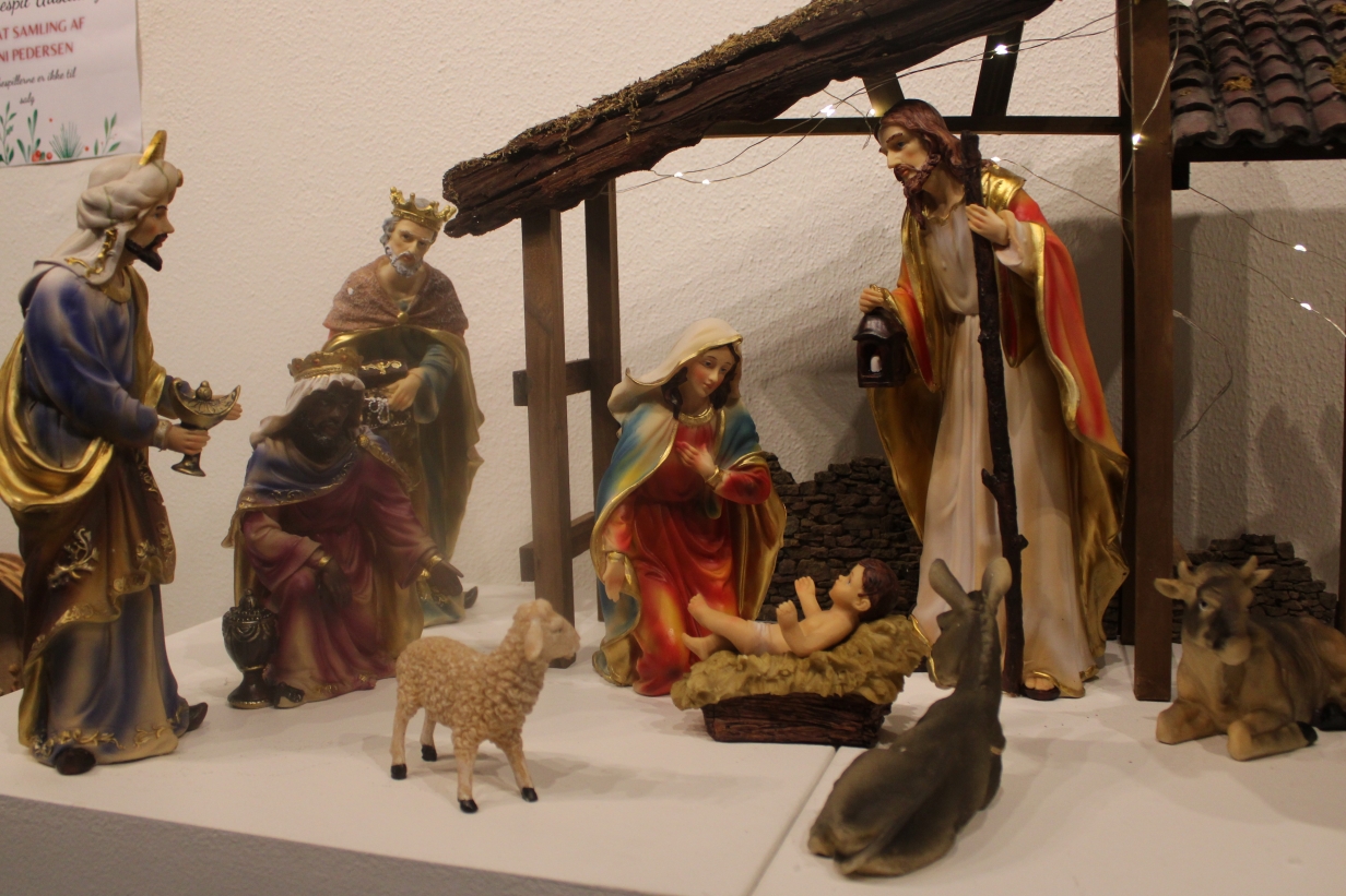 De svøbte ham og lagde ham i en krybbe i Heltborg - Thy